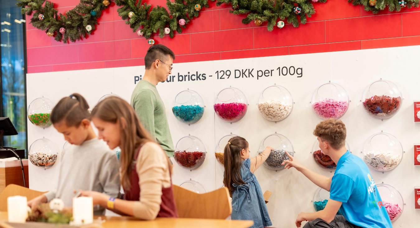 Build Holiday memories in LEGO® House